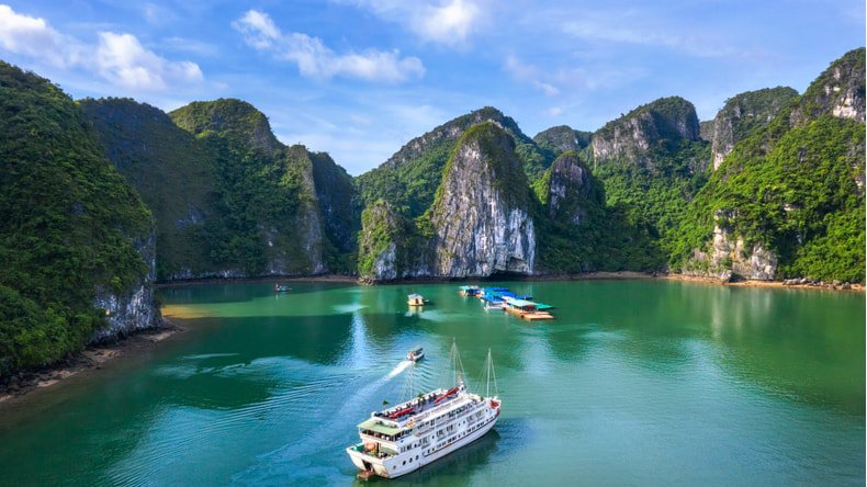 Lan Ha Bay: A Guide The Less Touristic Alternative For Halong Bay ...